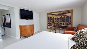 LUXURY SUITES AT HARRISON MIAMI BEACH